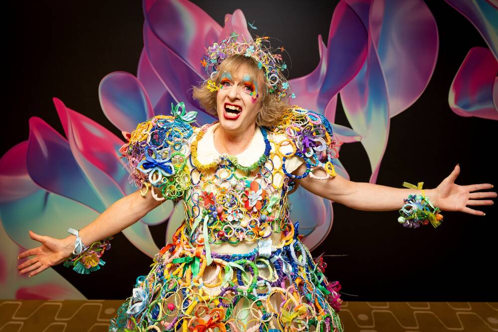 UAL Graduation 2019–23 - Spy Studio